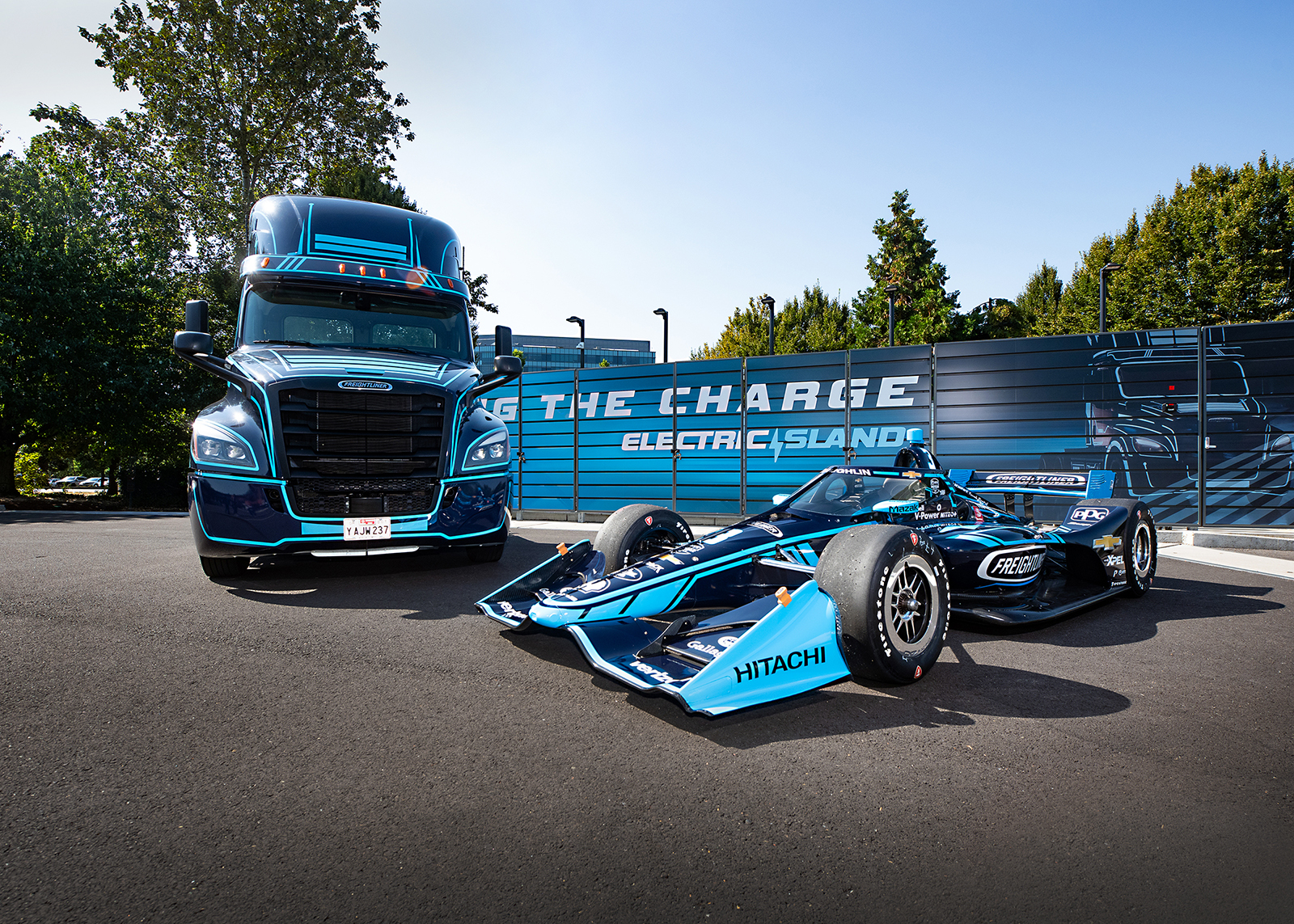Freightliner eCascadia Hauls Team Penske’s Race Car to NTT INDYCAR ...