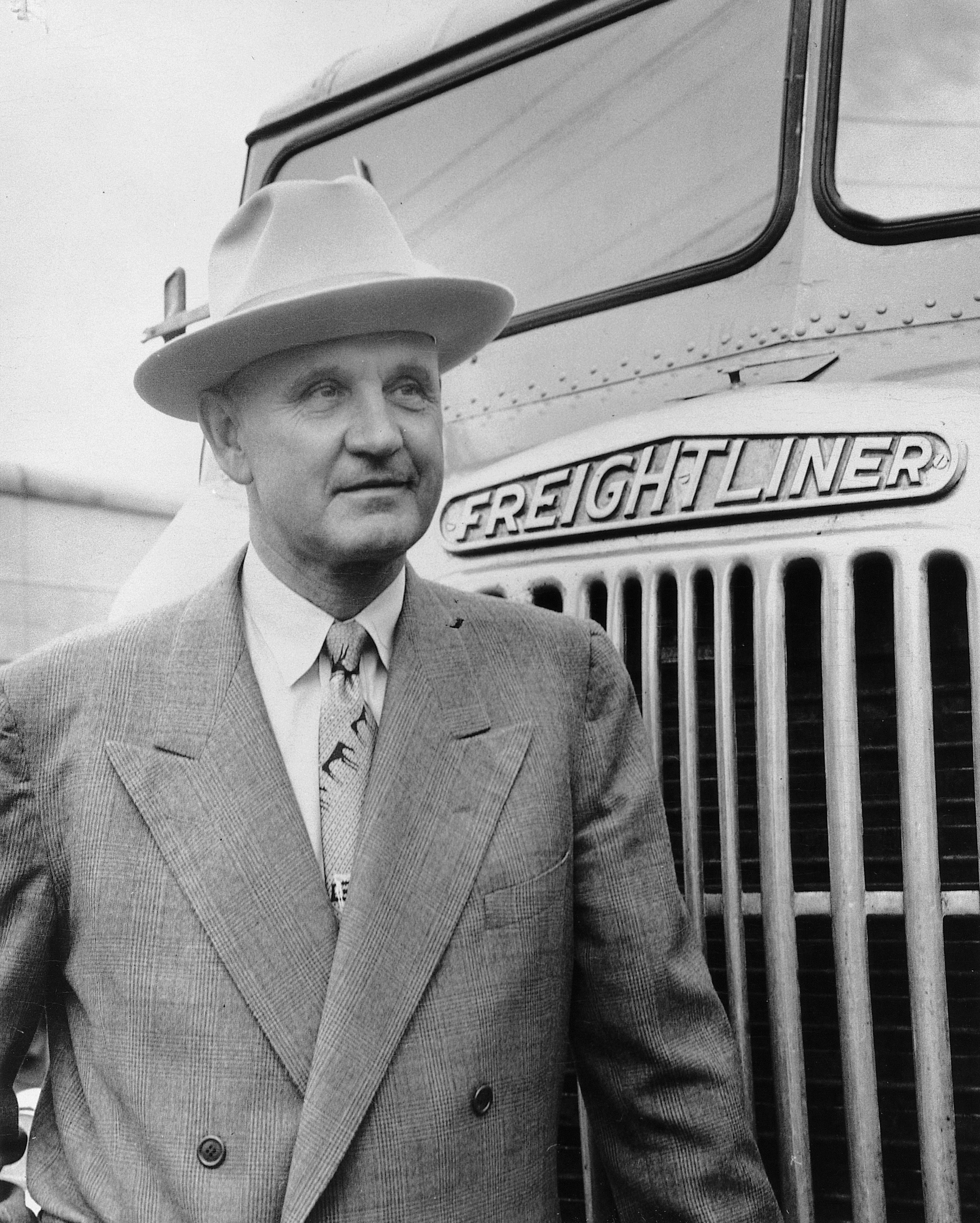 Freightliner Celebrates 80 Years of Heavy-Duty Truck Manufacturing ...