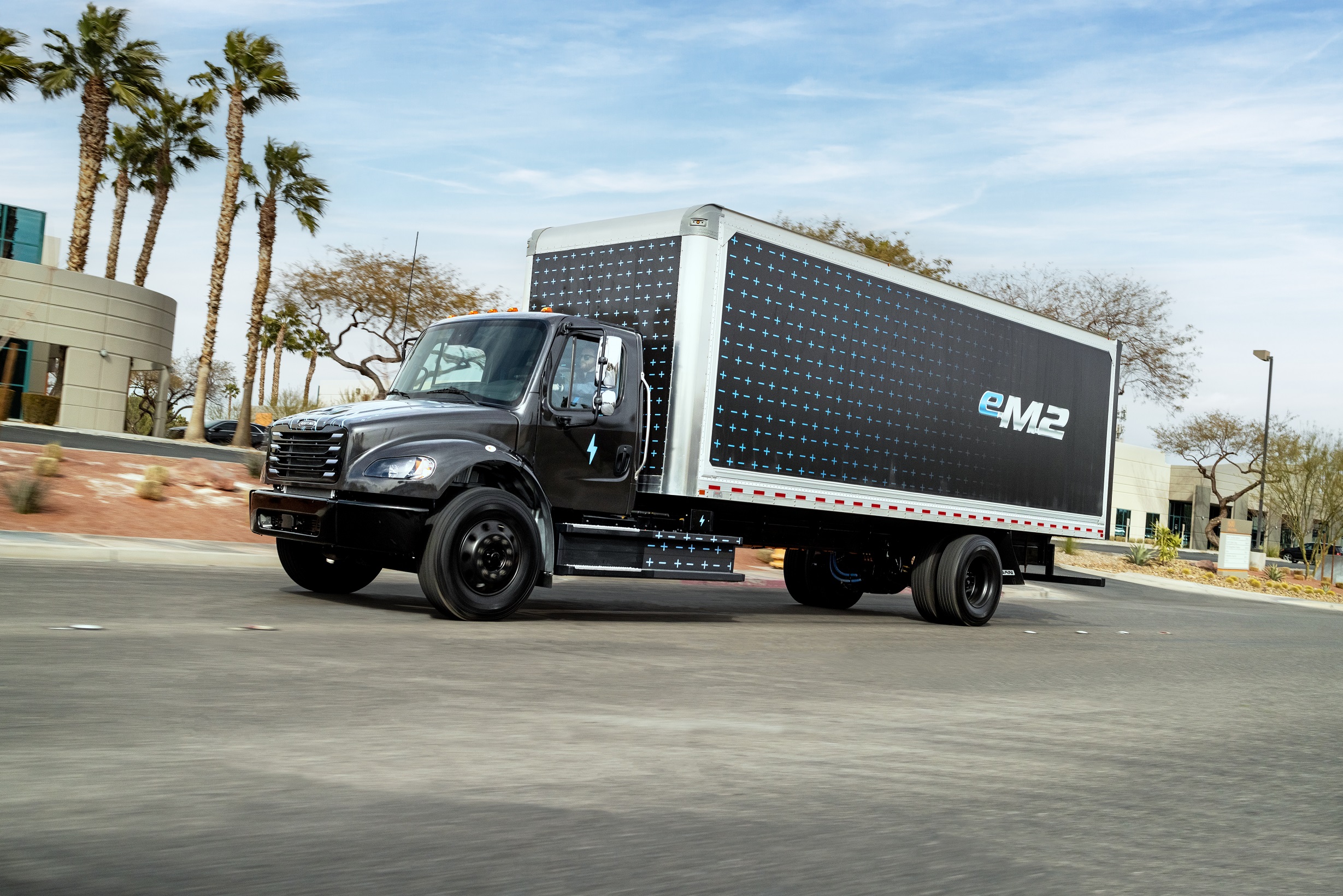 Daimler Truck North America Unveils Freightliner eM2, the Versatile ...