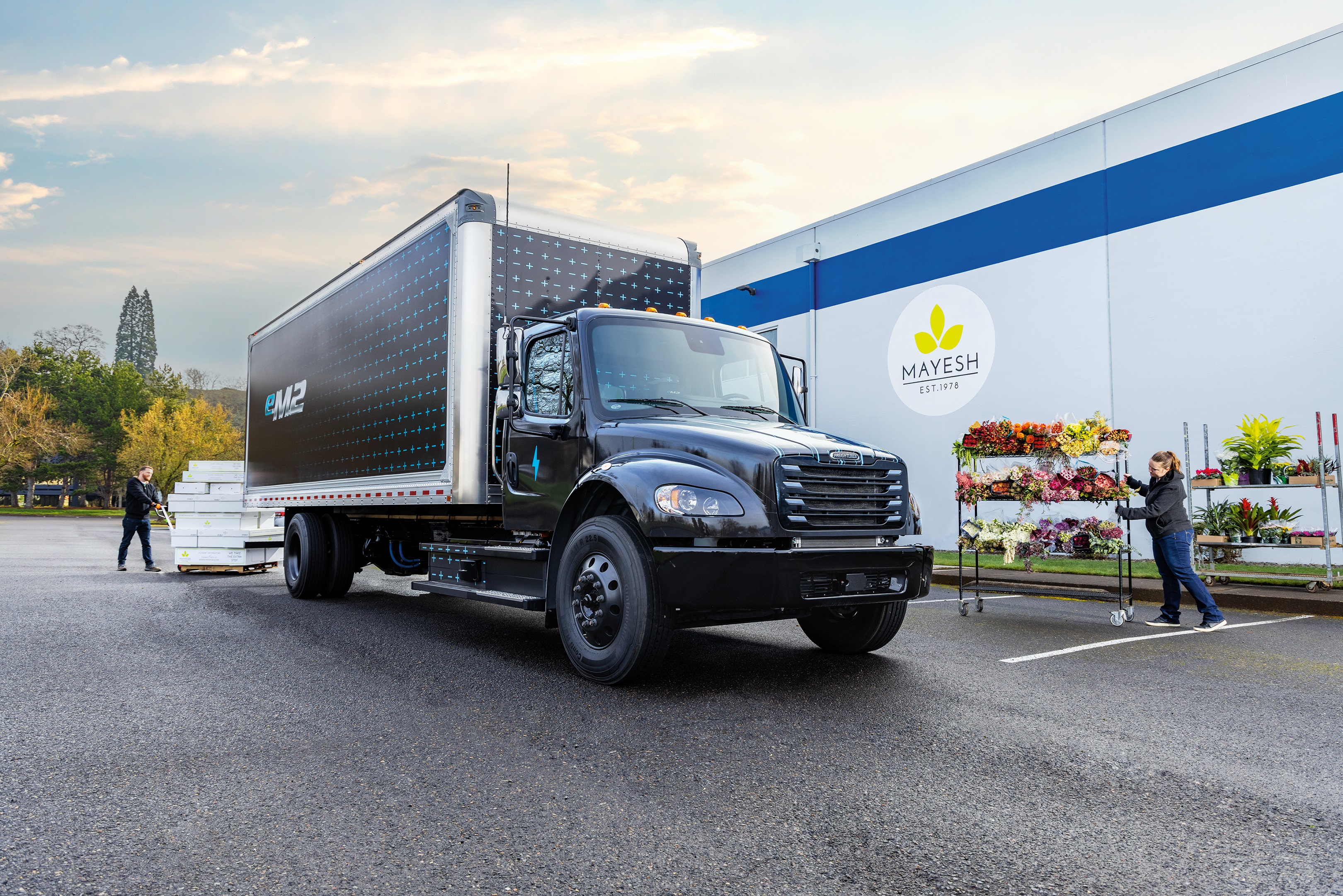 Daimler Truck North America Begins Series Production of Freightliner ...