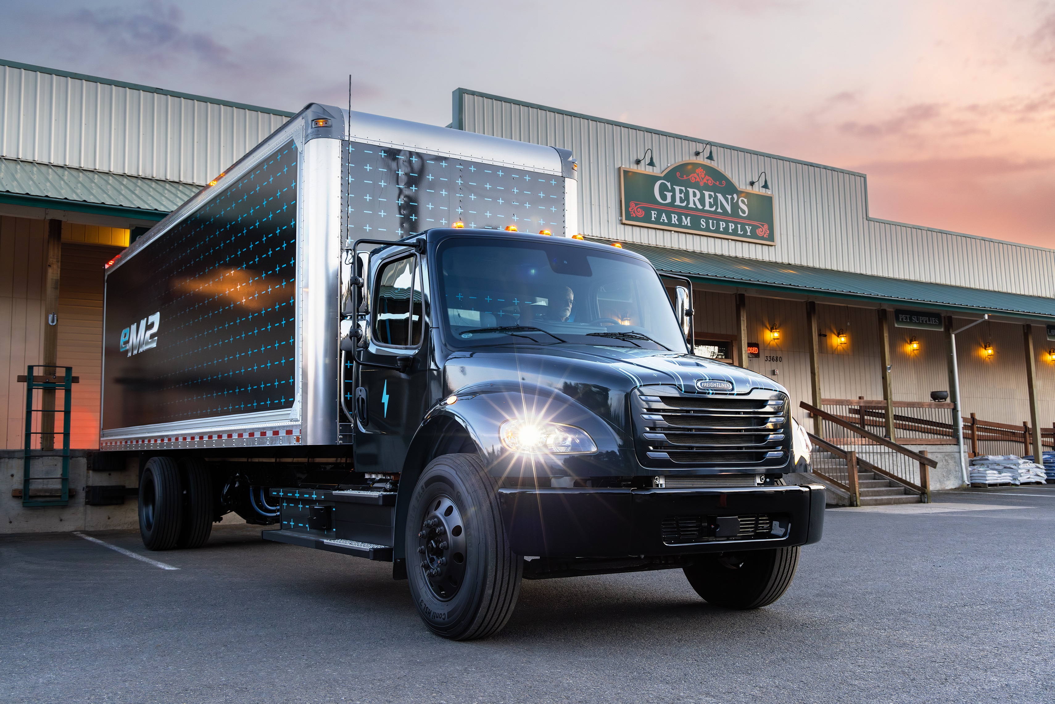 Daimler Truck North America Begins Series Production of Freightliner ...