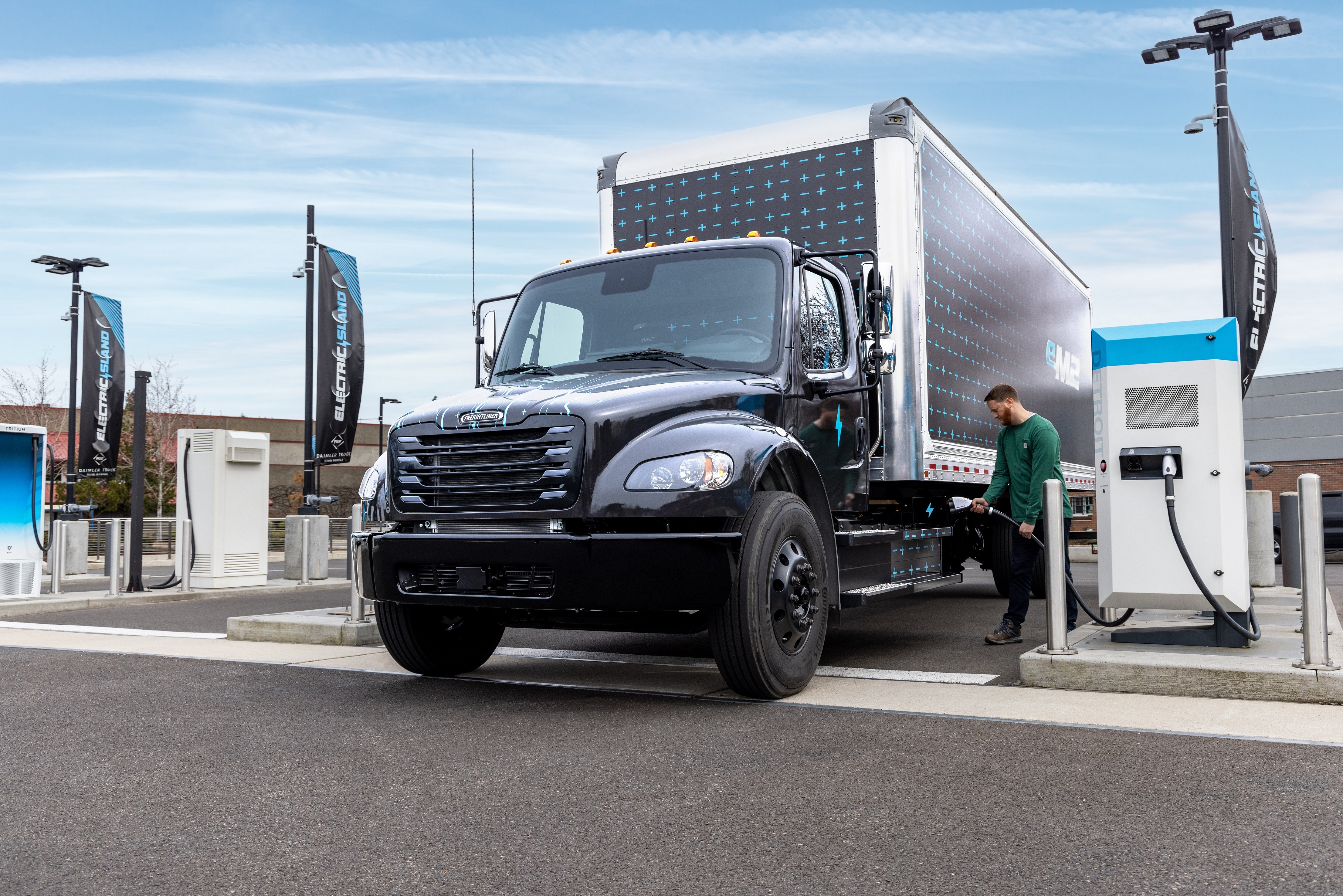 Daimler Truck North America Begins Series Production of Freightliner ...