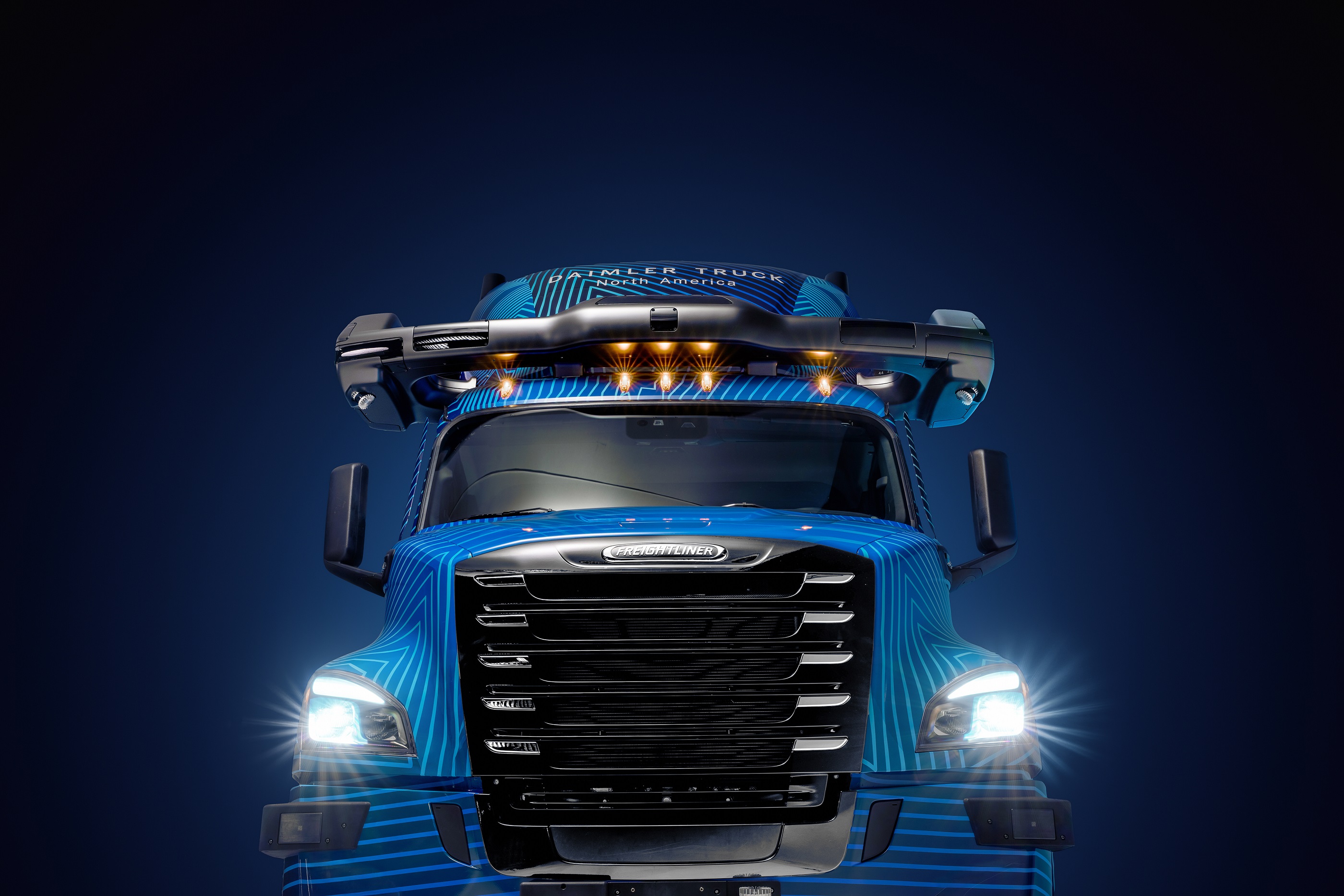 Daimler Truck unveils battery electric autonomous Freightliner ...