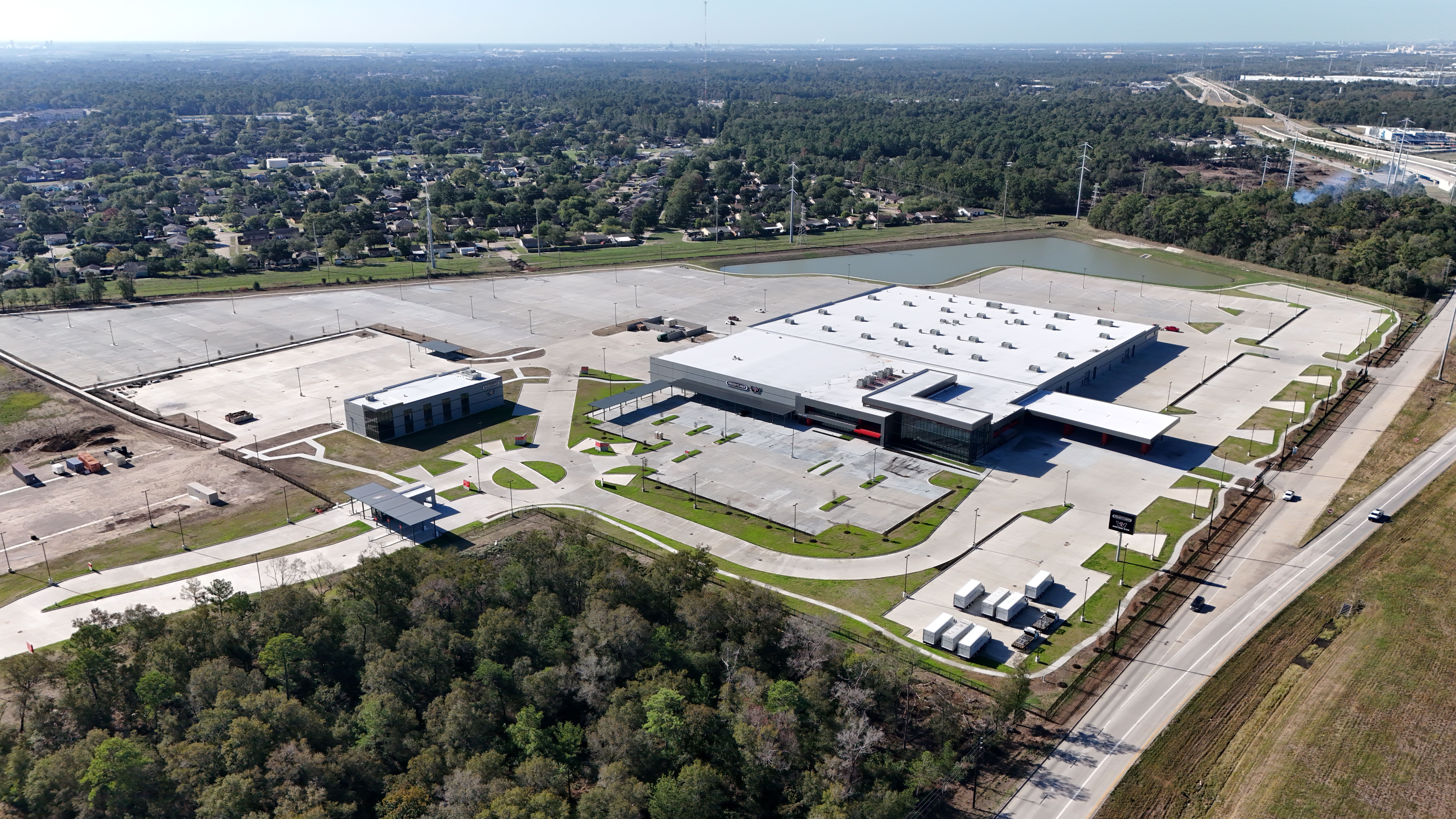 SelecTransportation Resources Opens Largest DTNA Dealership | Daimler ...